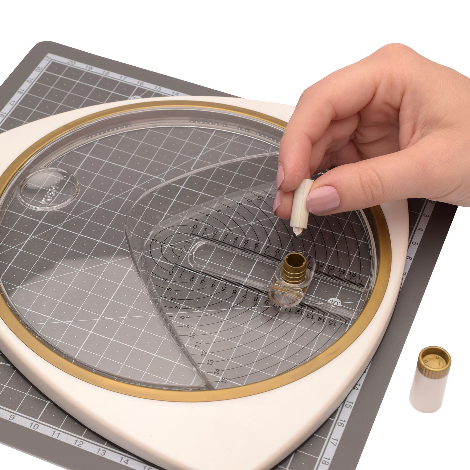 Vaessen Creative • Circle Cutter ⌀6" & Self-Adhesive Cutting Mat