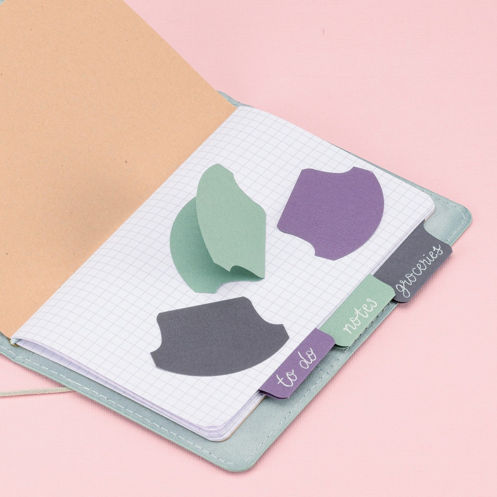 Heavy-Duty Punch Whale-Tail Tab Large | Vaessen Creative