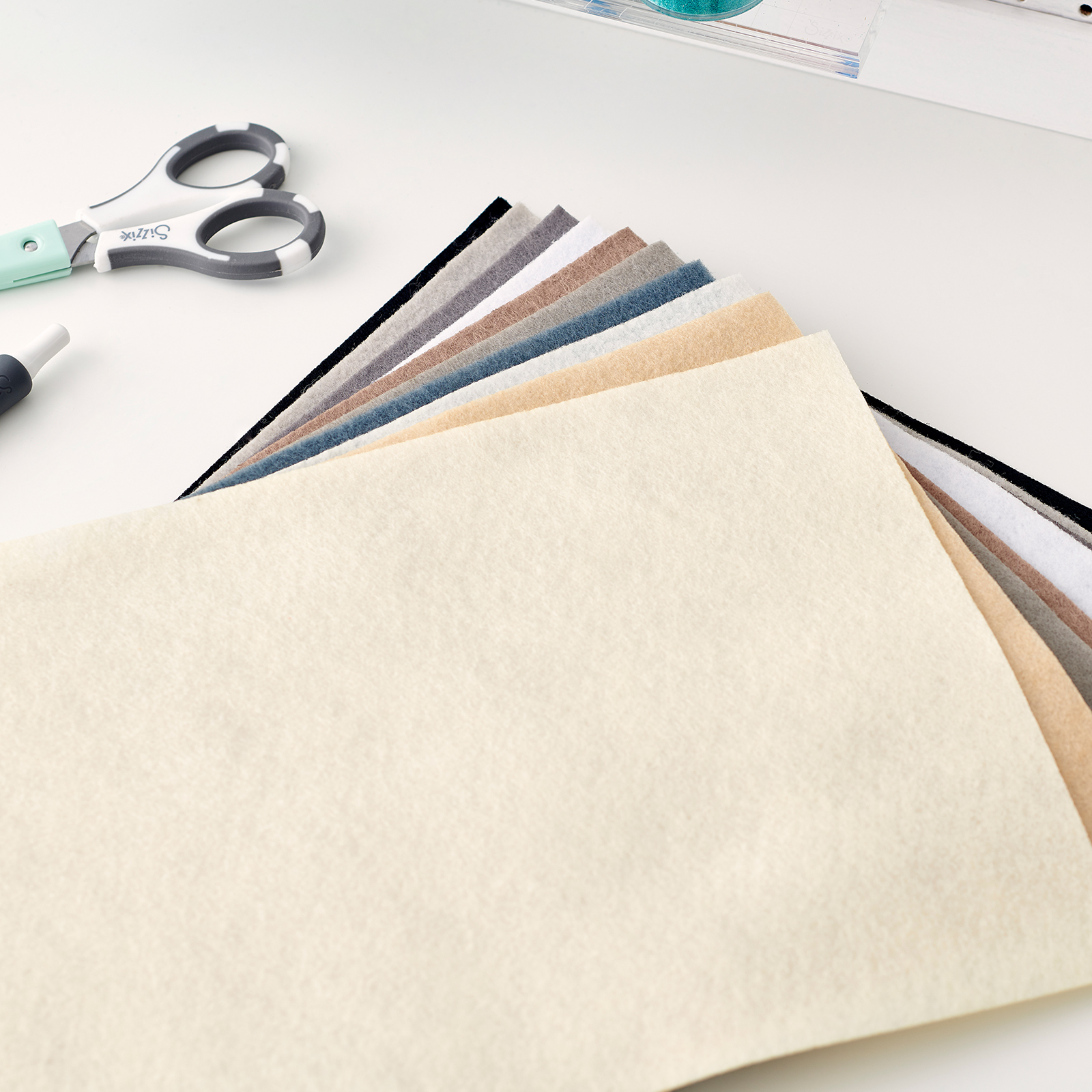 Sizzix • Surfacez Felt Sheets 10PK (10 Neutral Colours)
