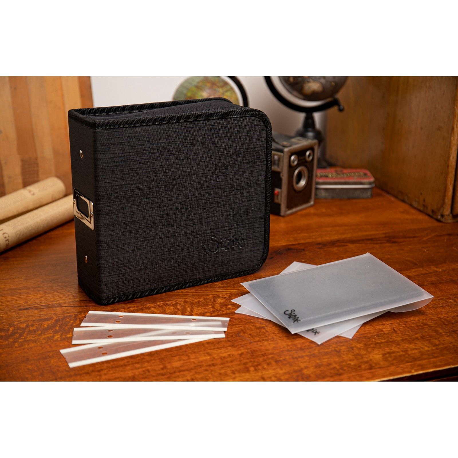 Sizzix • Tim Holtz Storage Binder Small Black