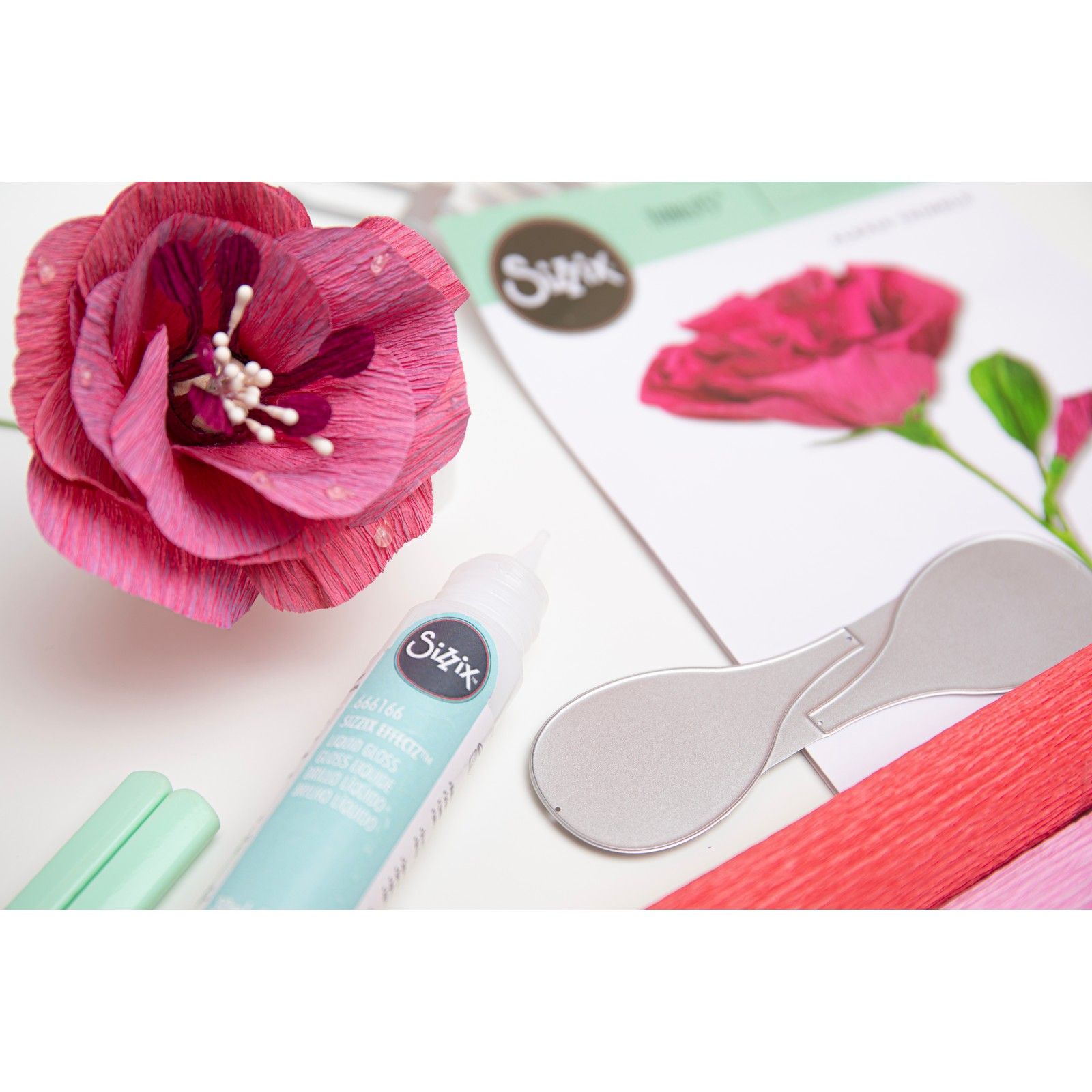 Sizzix • Thinlits Die Set Lisianthus by Alexis Trimble