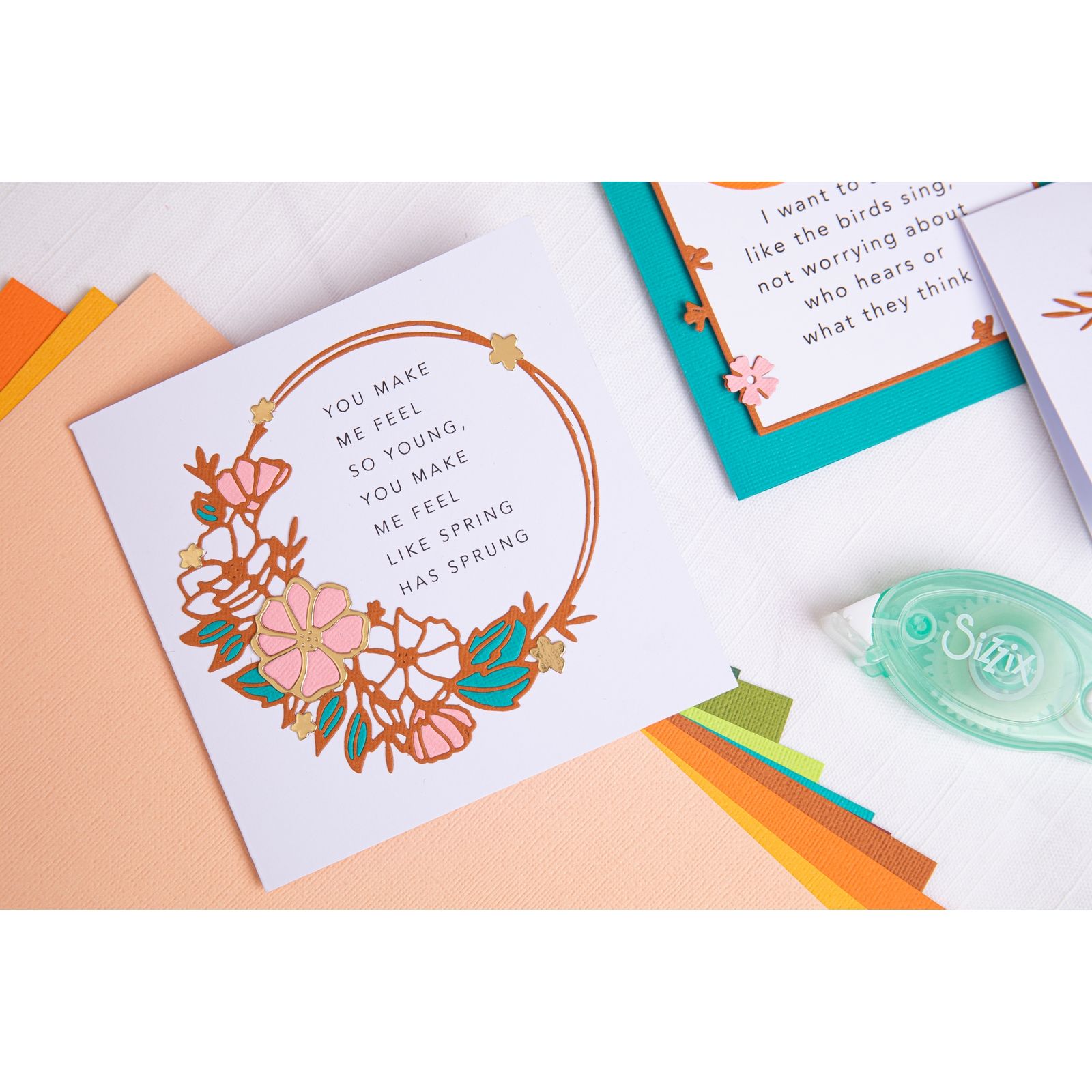 Sizzix • Thinlits Die Set Floral Round 7pcs